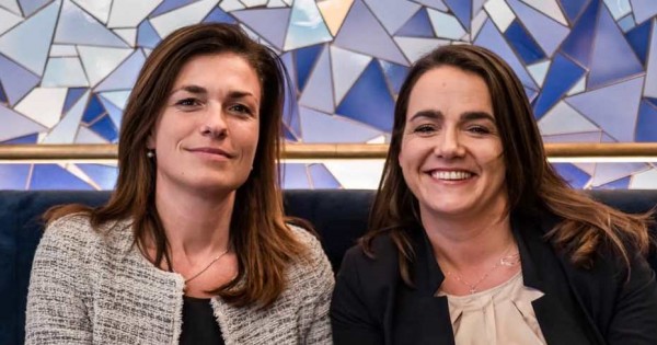 Bajuszt akasztott Novák Katalin és Varga Judit - mfor.hu