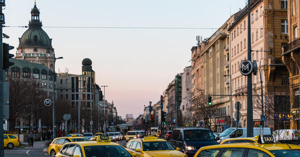Fázhat a Főtaxi és az Uber: új szereplő érkezik a budapesti taxispiacra ...