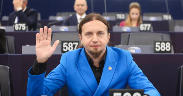 Dagad a Nemzeti Kártya-ügy: egy néppárti EP-képviselő is kizárná ...