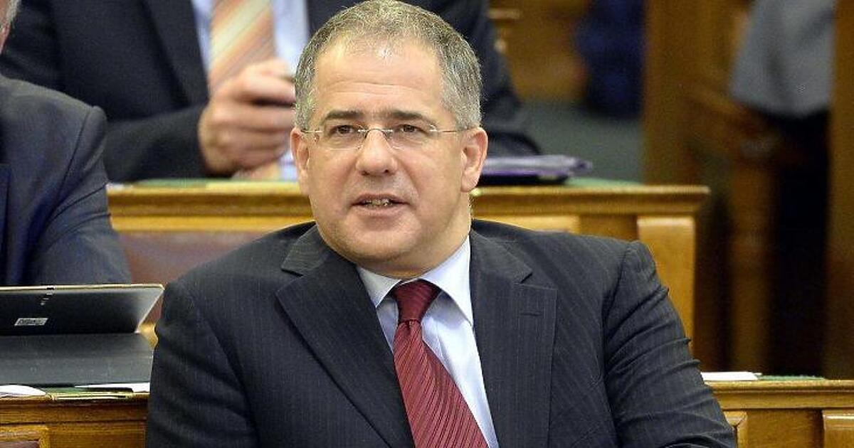 Kósa Lajos elmondta, melyik nevektől borul ki – a gyerekek névadását is ...