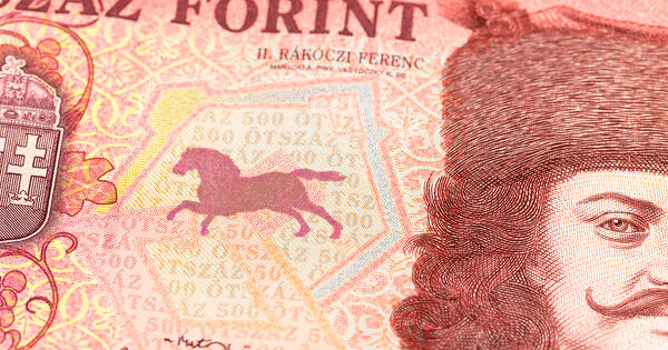 Átesett a forint a ló másik oldalára — kuncog az euró - mfor.hu